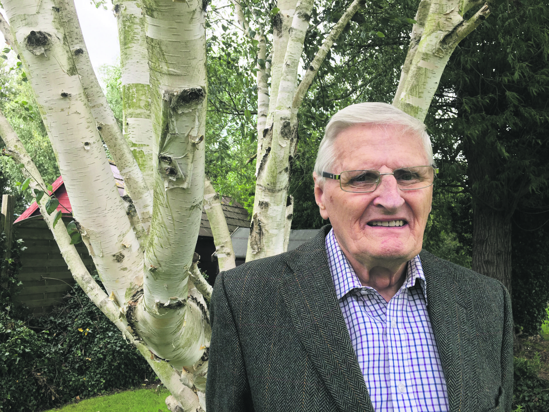 Tributes paid to athletics legend Ronnie Long who passed away aged 88