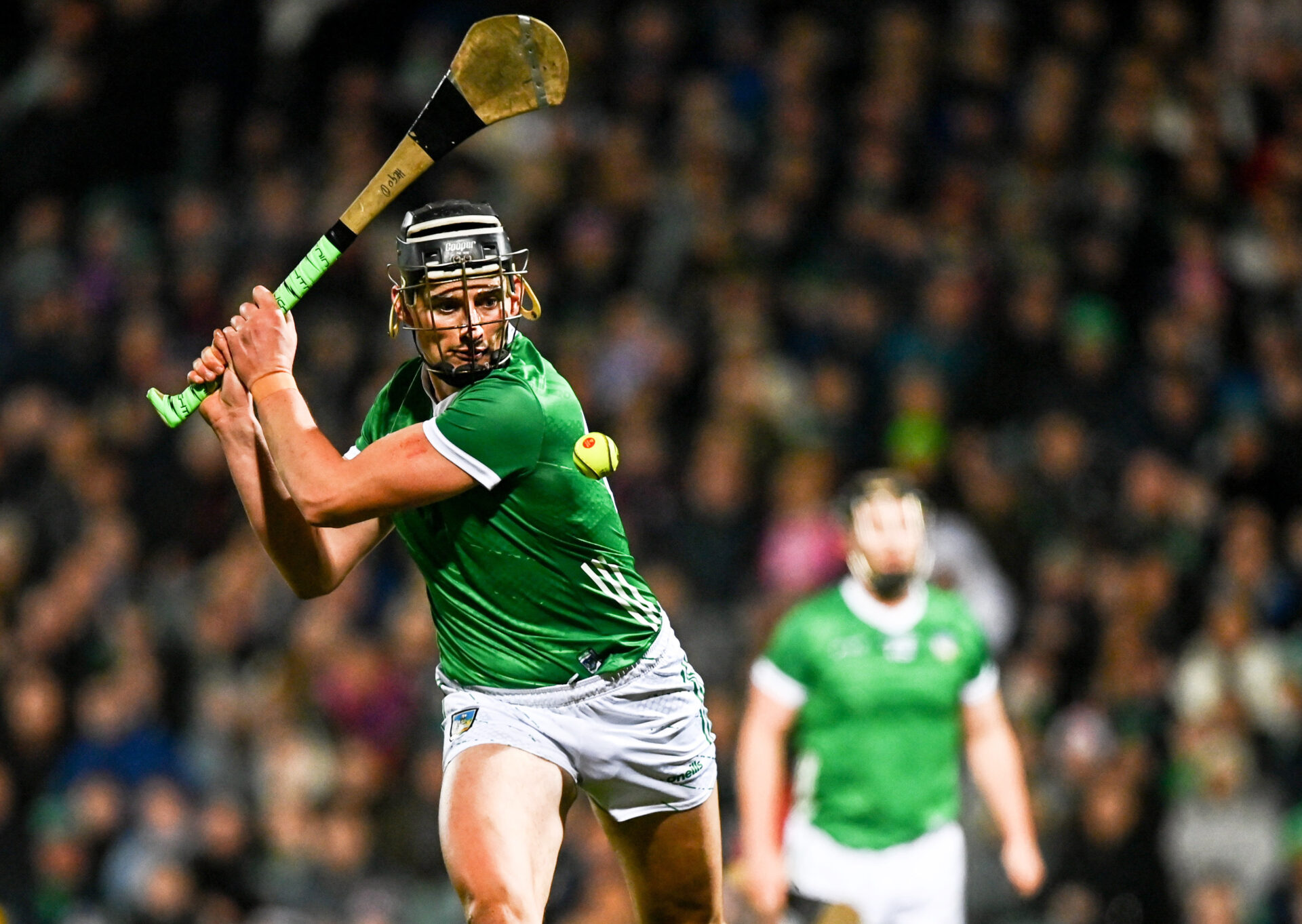 Shannonside neighbours renew Munster hurling rivalry