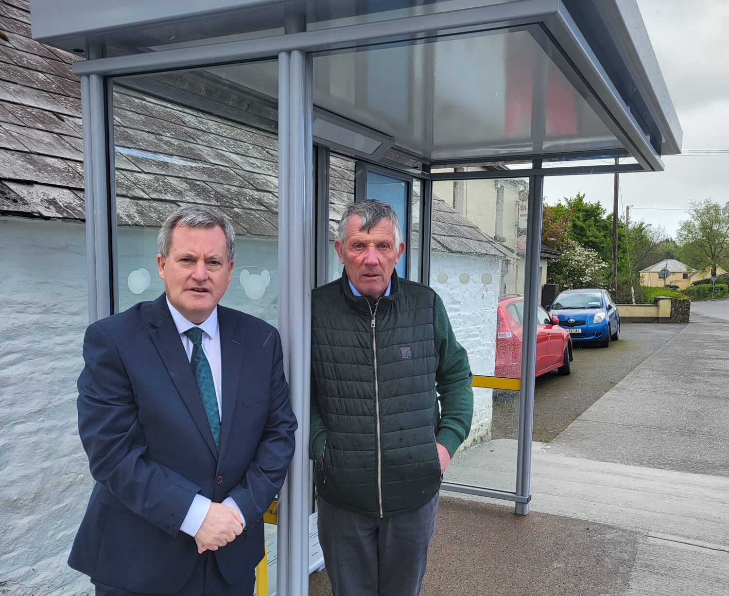 New county bus shelter welcomed by local representatives