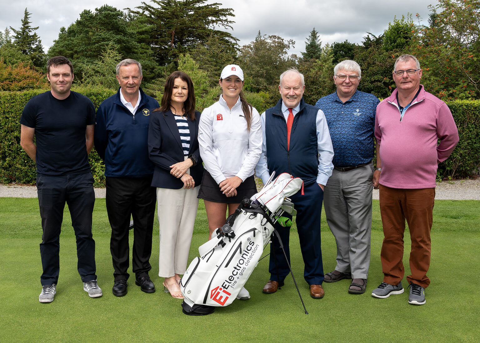 Special golf guest presents prizes at Shannon Chamber Golf Classic