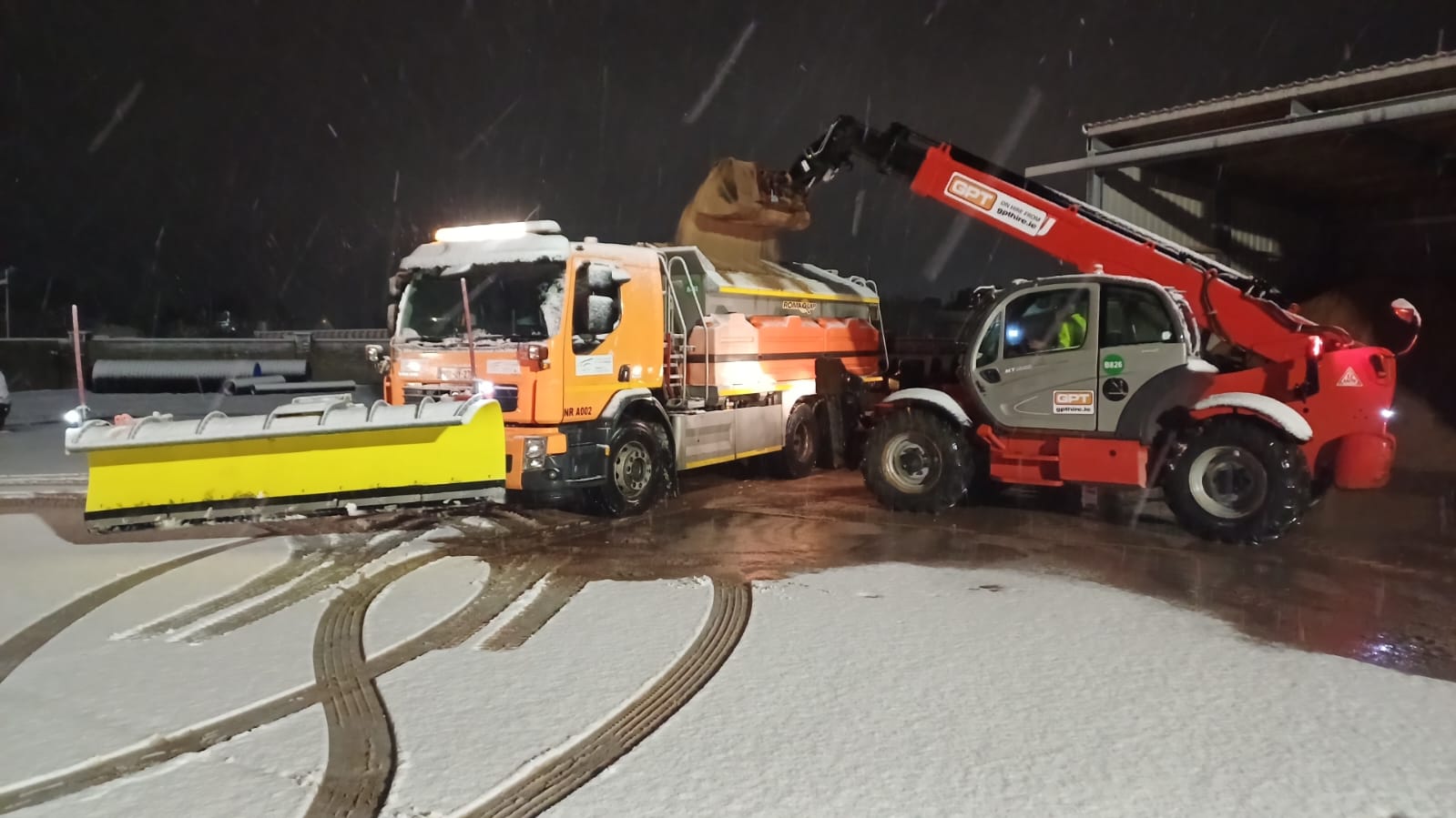 Power outages and transport difficulties as snow and ice warning ...