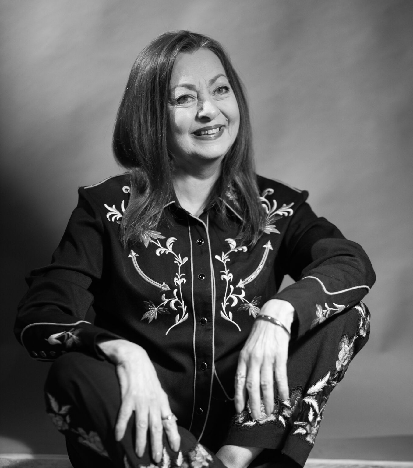 Sandy Kelly brings classic hits, songs and stories to Belltable